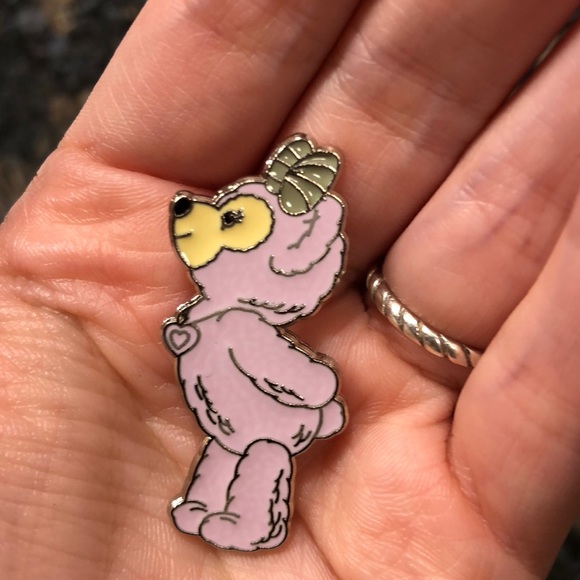 Disney | Accessories | New Shellie Mae Pin | Poshmark